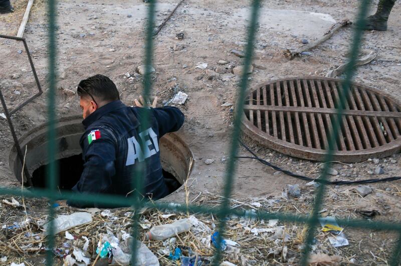 Hasta en las coladeras: México y EU buscan segundo ‘narcotúnel’ en ...