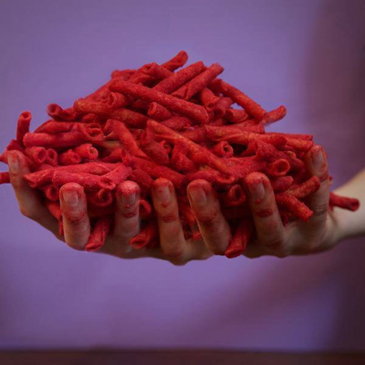 ¿De qué están hechos los Takis Fuego, botana en la mira de la Casa ...